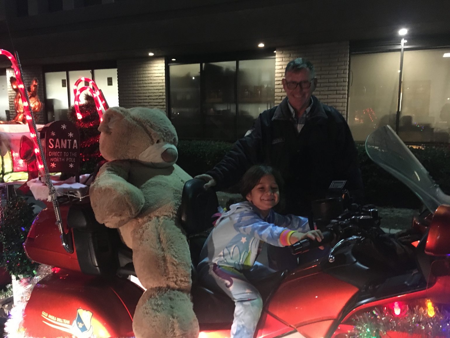 Santa’s Honda Gold Wing! A Generous Motorcycle Rider’s Way to Celebrate ...