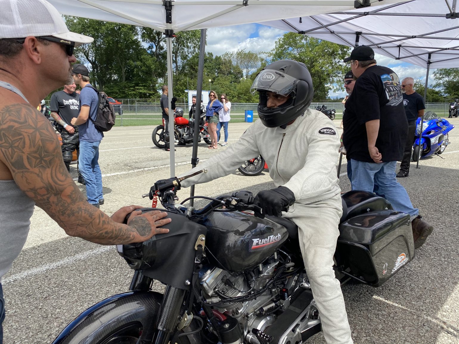 World’s Fastest Baggers Settle Rivalry at Hogs Gone Wild – Drag Bike News