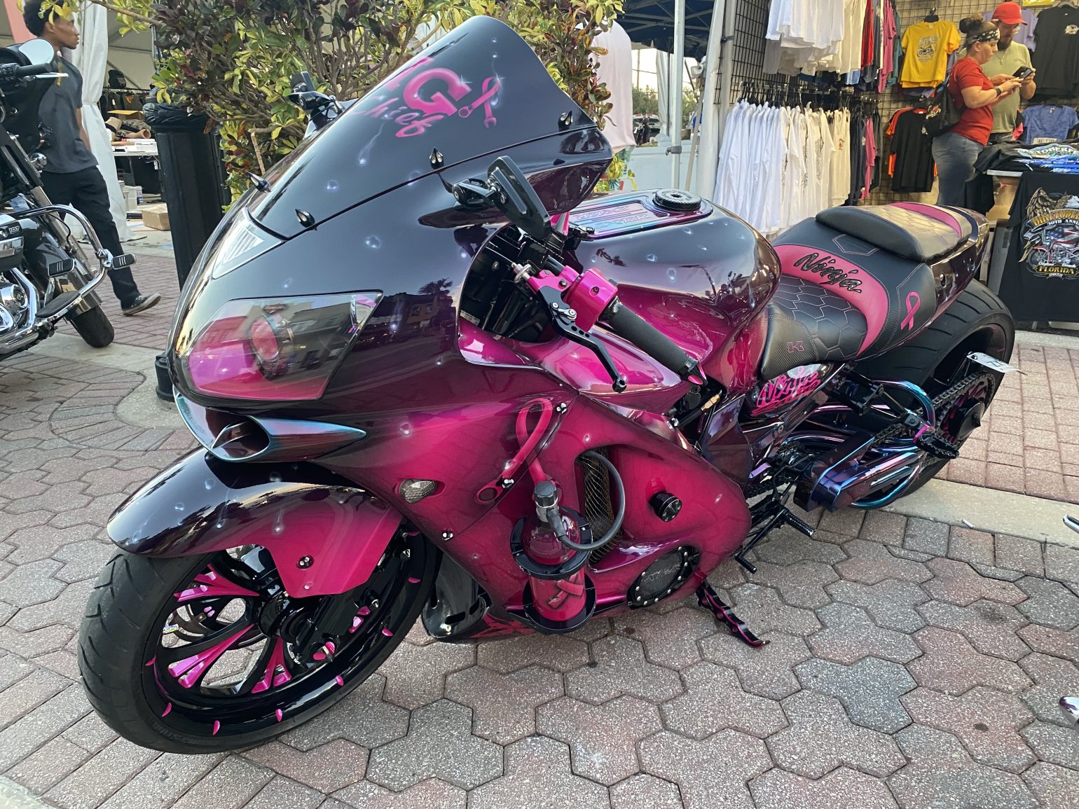 The Most Amazing Motorcycles We Can Find At Destination Daytona – Drag ...