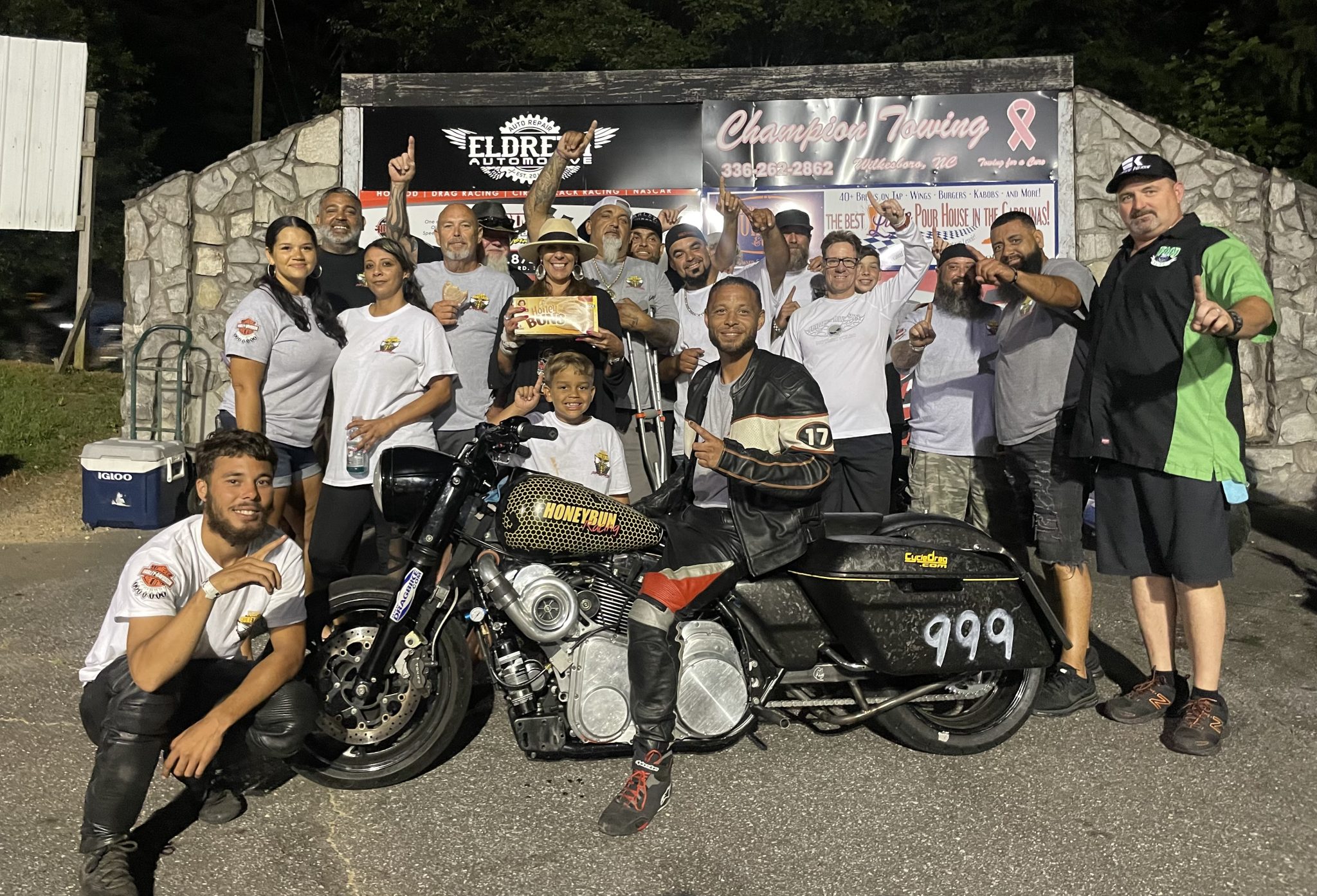 How “HoneyBun” Became the Hottest Bagger Drag Racing Team in the World ...