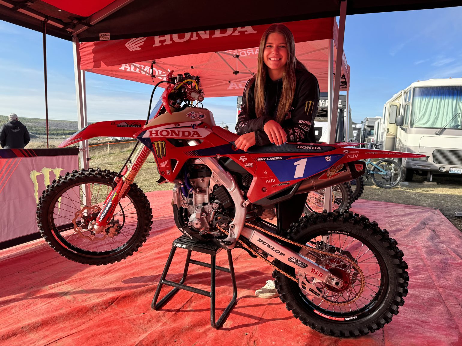 World’s Fastest 18 Year Old Female Dirt Bike Racer Has Bright Future ...