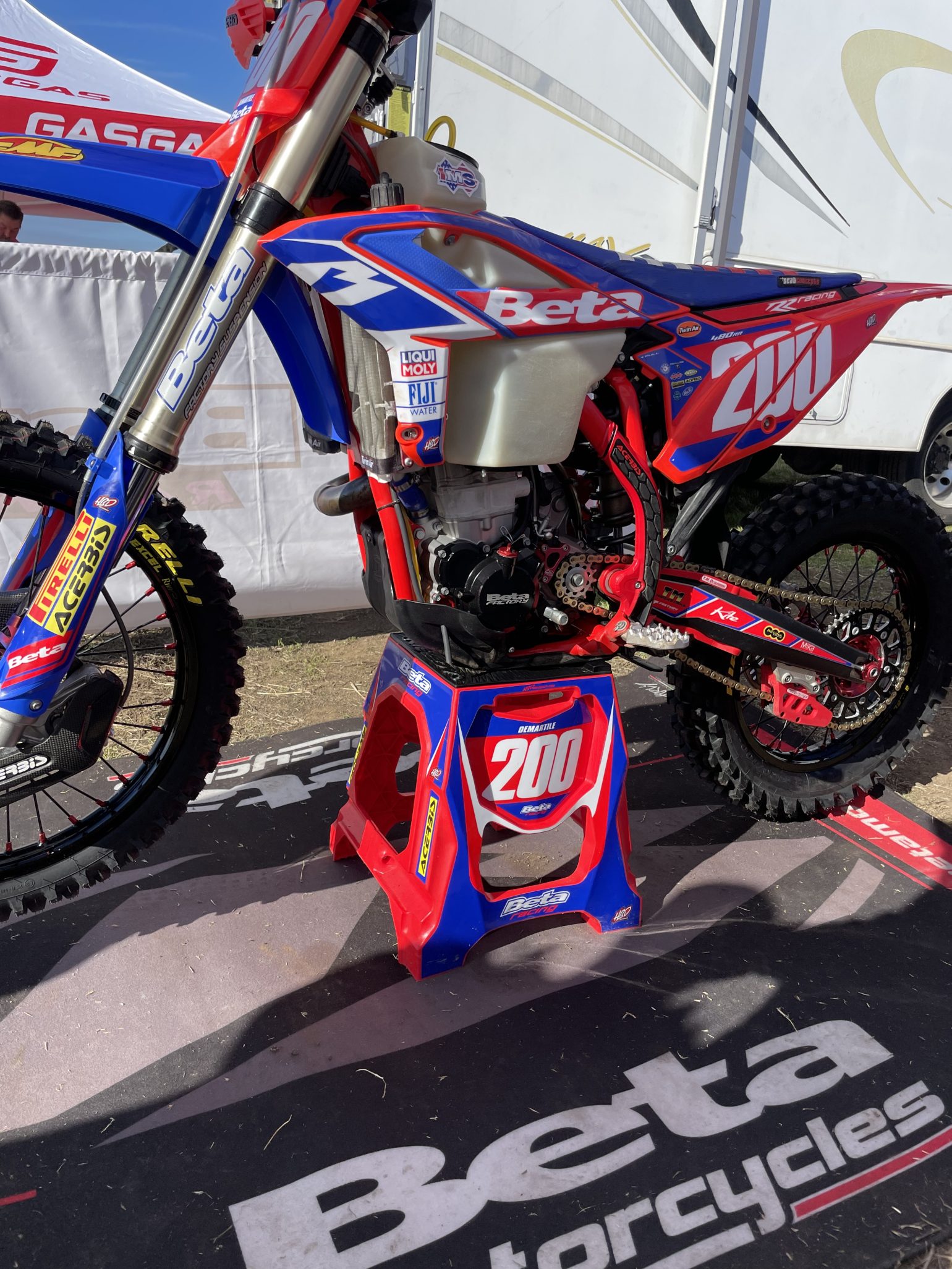 World’s Fastest 18 Year Old Female Dirt Bike Racer Has Bright Future ...