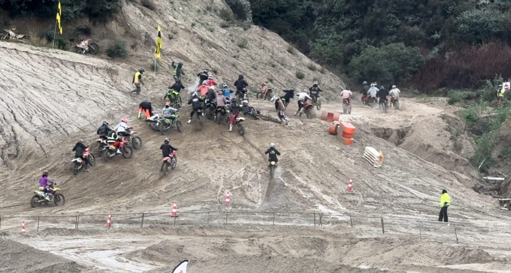 Massive Pileup At Total Mudfest – Drag Bike News