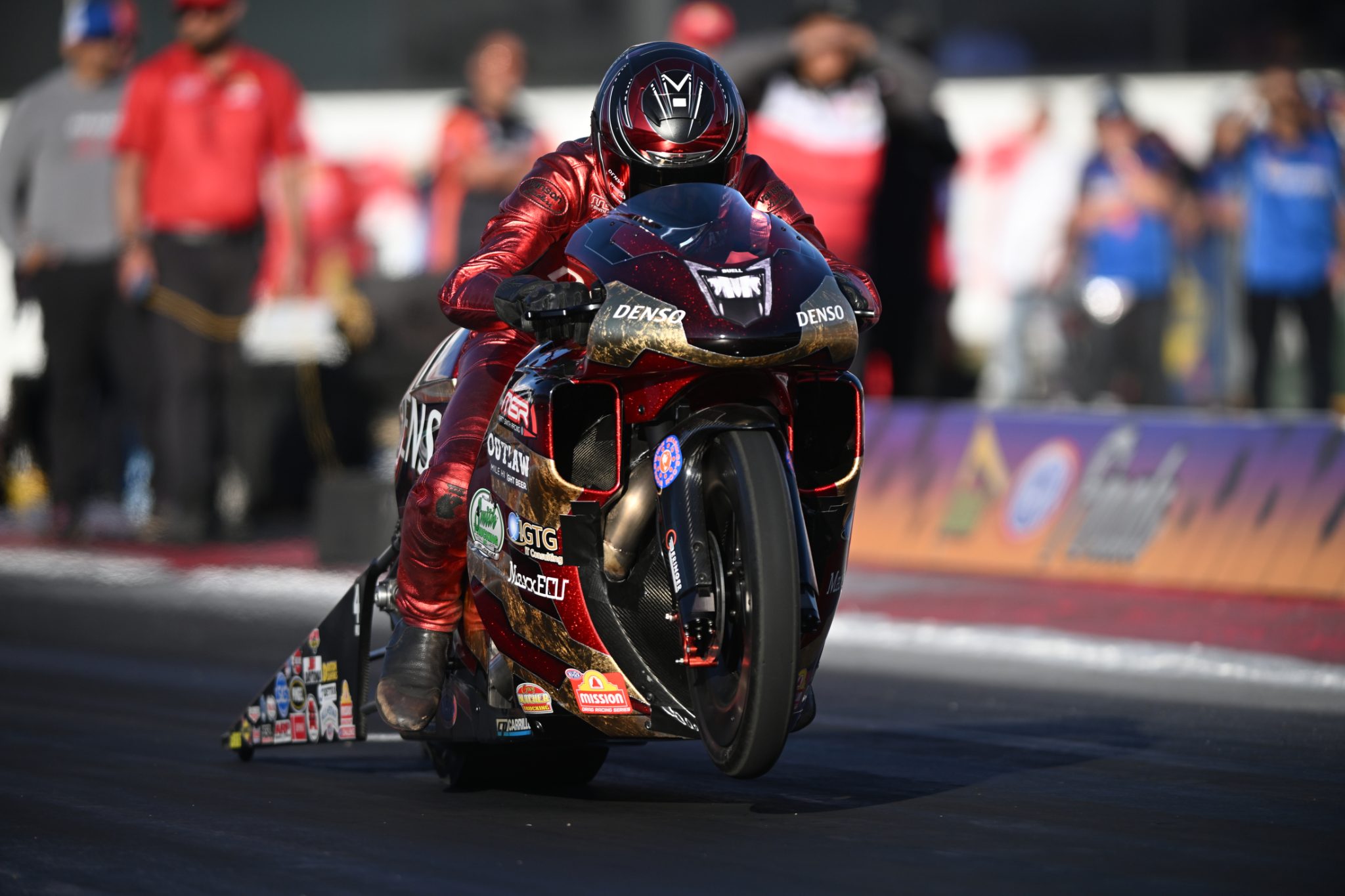 Matt “The Hitman” Smith Takes Top Spot at NHRA Finals – Drag Bike News