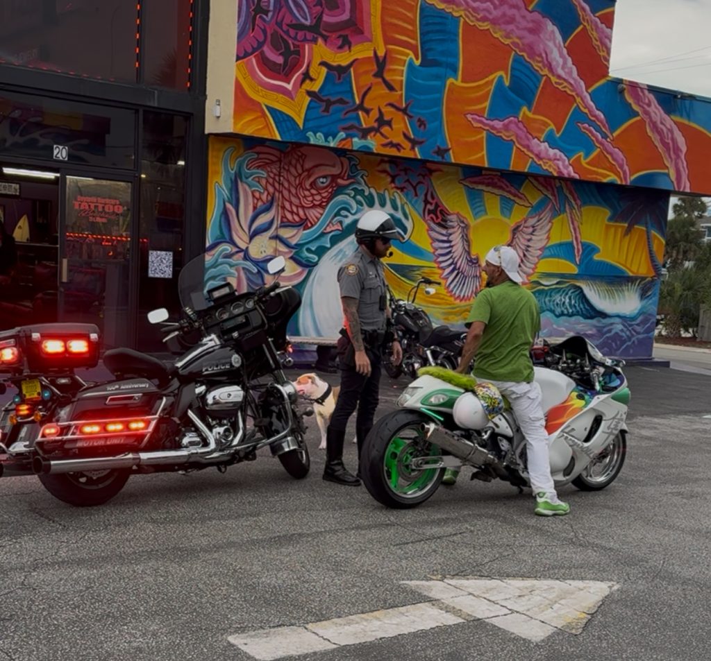Puzzling Hayabusa Dog Rider Stopped by Police in Daytona – Full Traffic ...